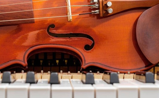 为什么中国古代音乐是宫商角徵羽五音，而西方是DoReMiFaSolLaSi七音？_温尼伯_新闻_华人头条