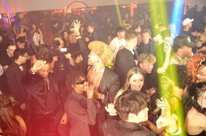 Real Hype 2023盖茨比网红明星派对在美落幕_全球_新闻_华人头条