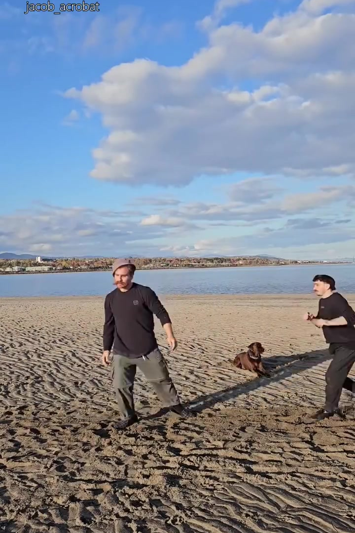 加拿大大神 jacob_acrobat 的特技抛物表演，真的可以这么优雅吗？_全球_新闻_华人头条