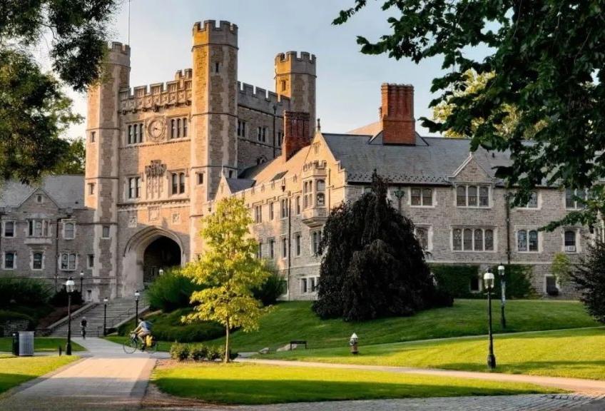 25Fall Common App文书主题公布！七大题目该如何选择？_韩国_新闻_华人头条