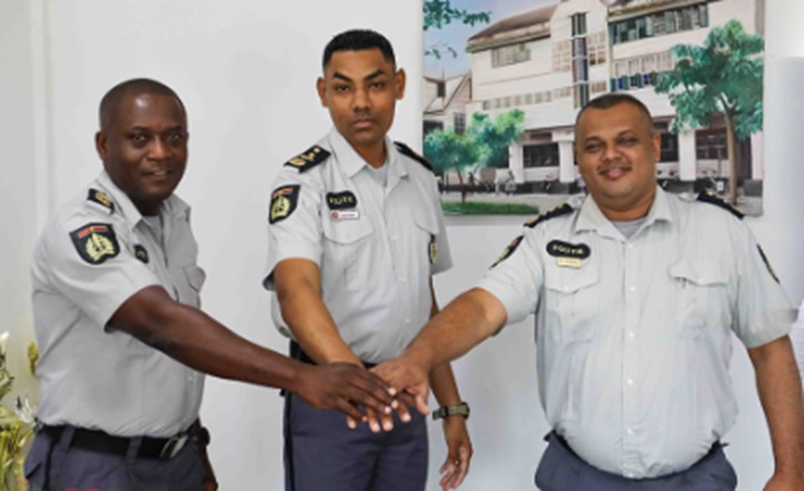 警察部领导讨论安全维护_全球_新闻_华人头条