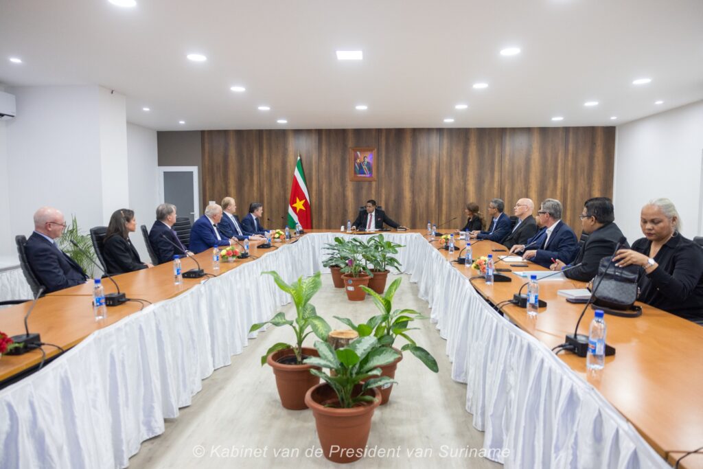 Liwathon集团向单多吉总统宣布投资意向_苏里南_新闻_华人头条